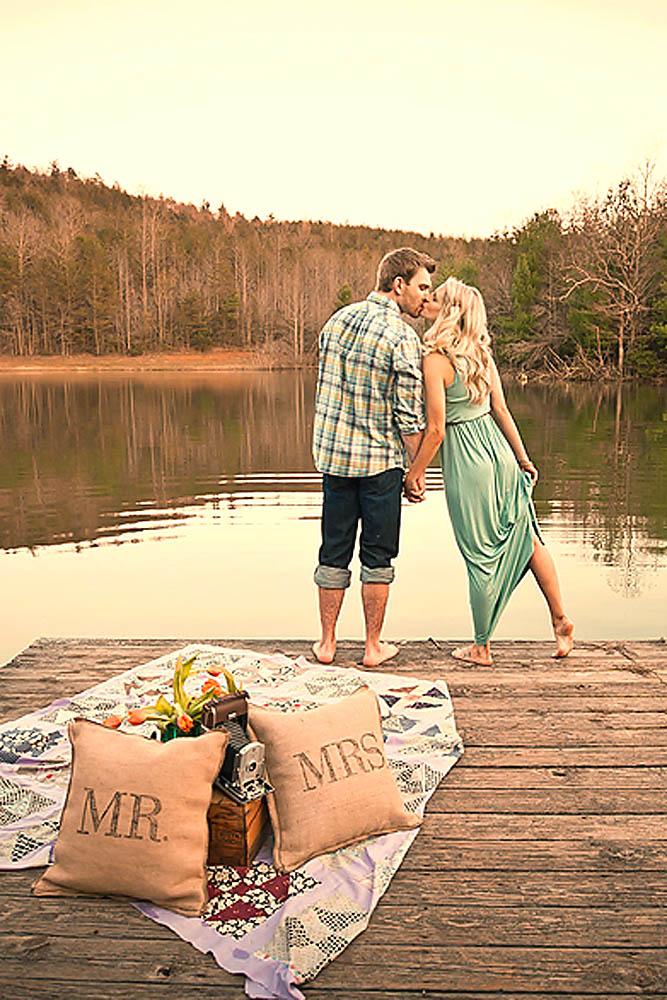 Engagement Announcements: Creative Ideas For The Coolest Couple