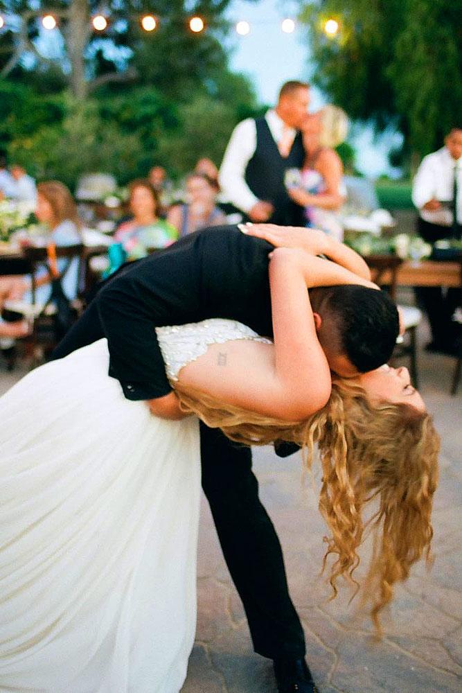39 Breathtaking First Dance Wedding Shots | Page 3 of 12 | Wedding Forward