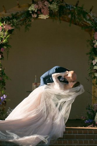 18 Breathtaking Wedding Kiss Photos | Wedding Forward