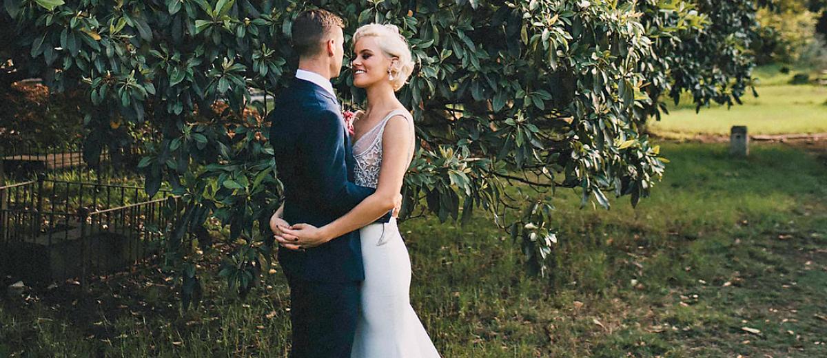 15 Best Non-Religious Wedding Vows For Your Unique Ceremony