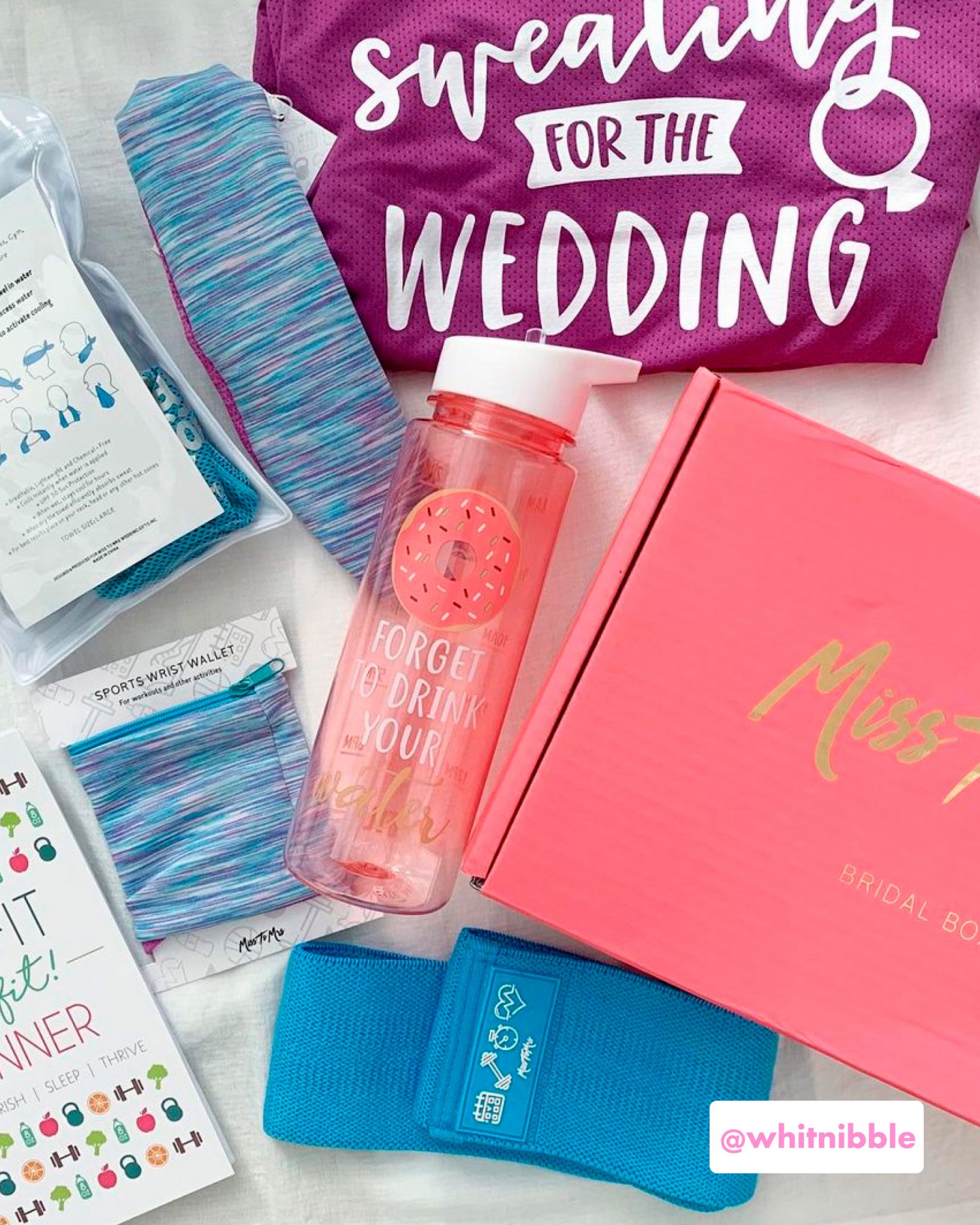 Engagement Gifts: 40 Unique Ideas To Surprise Couples In 2021