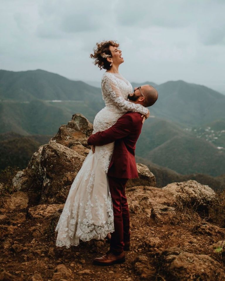 Red And White Wedding Colors: Romantic And Bold Inspirational Ideas