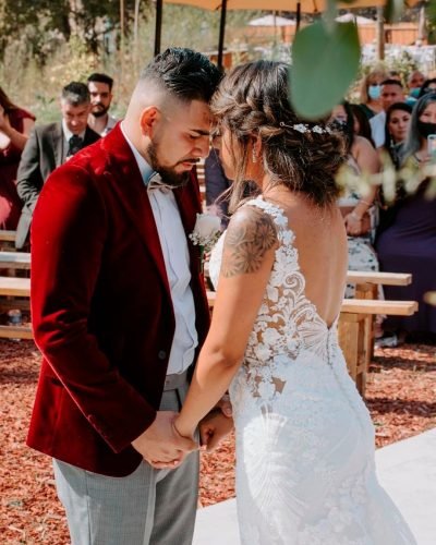 Red And White Wedding Colors: Romantic And Bold Inspirational Ideas