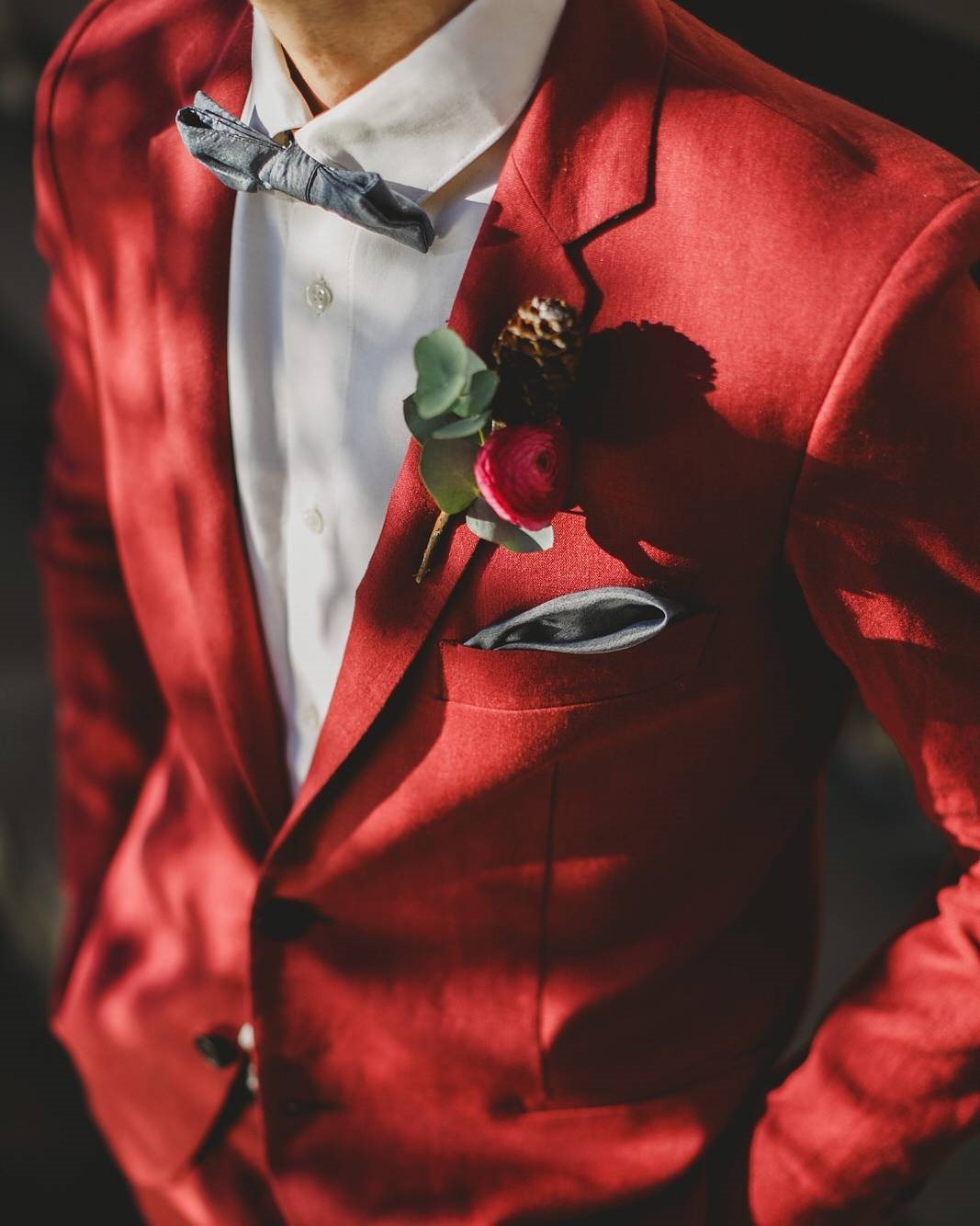 Red And White Wedding Colors: Romantic And Bold Inspirational Ideas