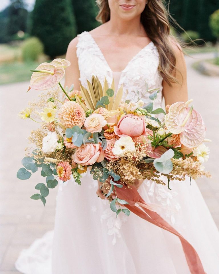 Spring Wedding Colors 2022: Have The Wedding Of Your dreams