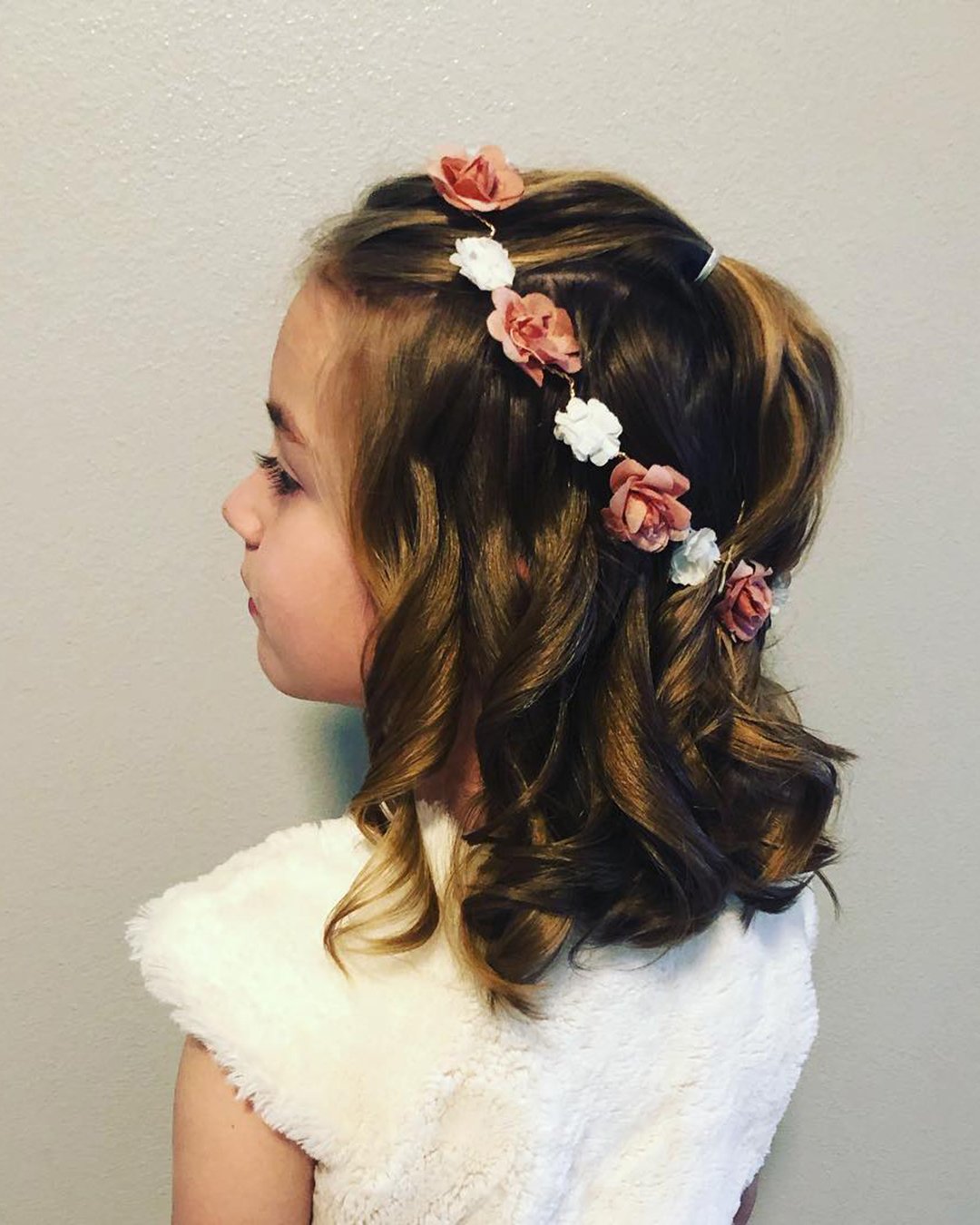 33 Cute Flower Girl Hairstyles (2020 Update) | Wedding Forward