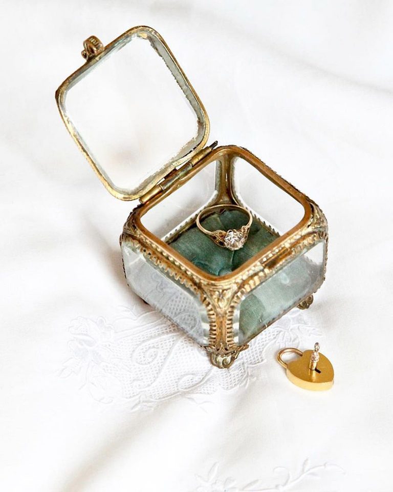 Engagement Ring Boxes: 31 Creative Ideas For A Perfect Proposal