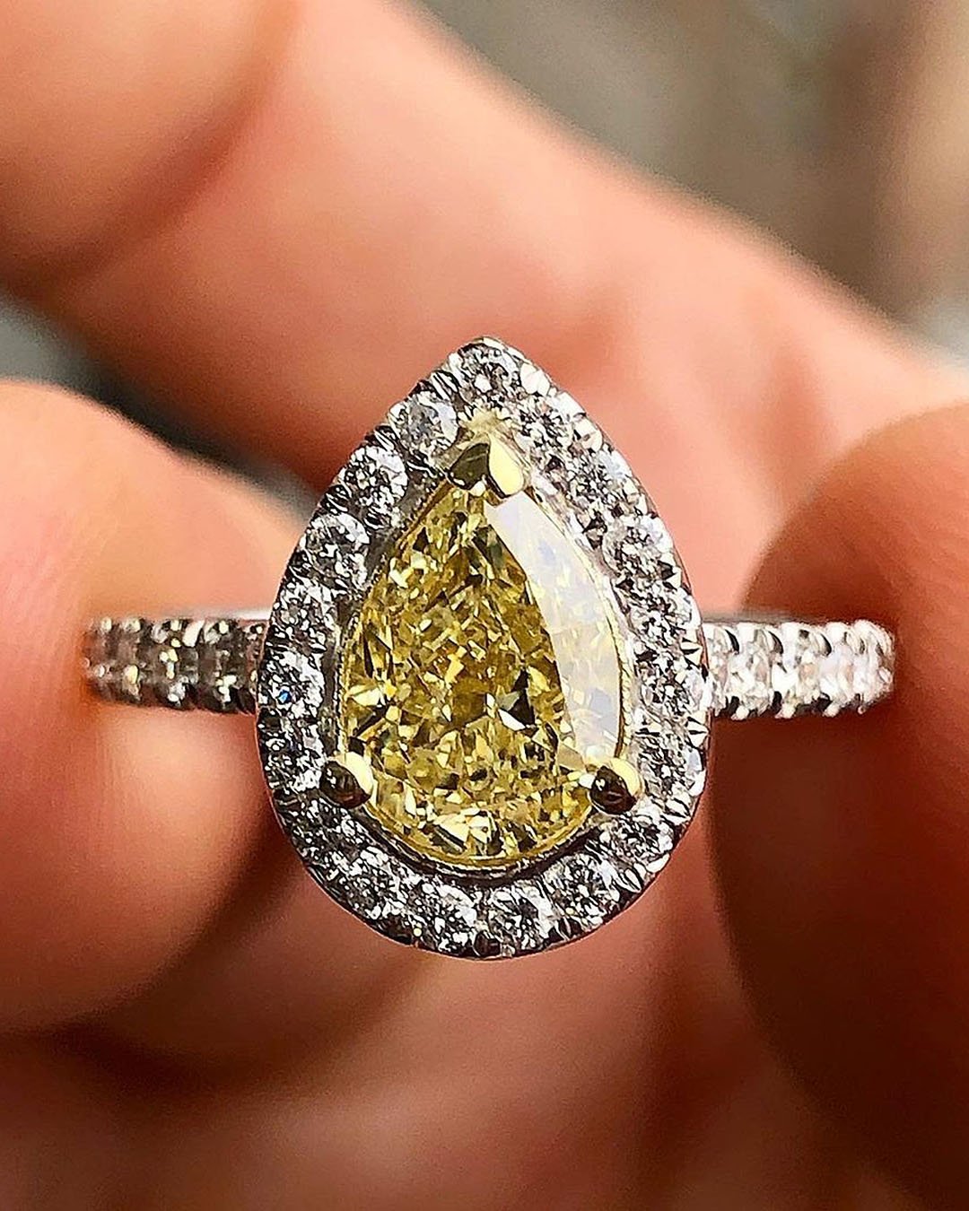 28 Engagement Ring Shapes and Cuts: Trendy Ideas For 2021