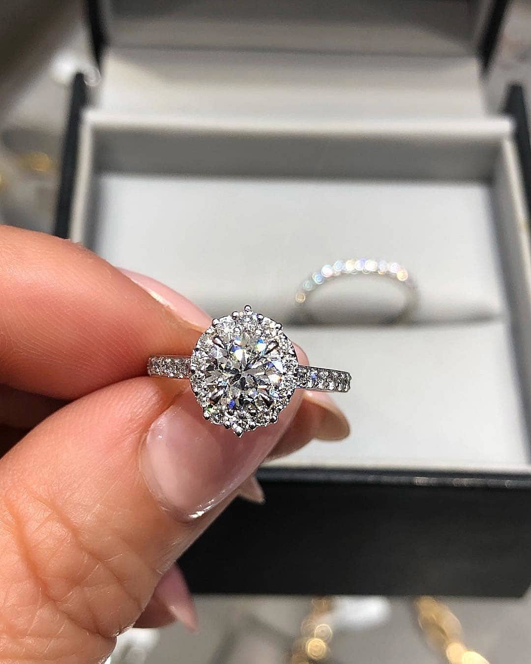 28 Engagement Ring Shapes and Cuts: Trendy Ideas For 2021