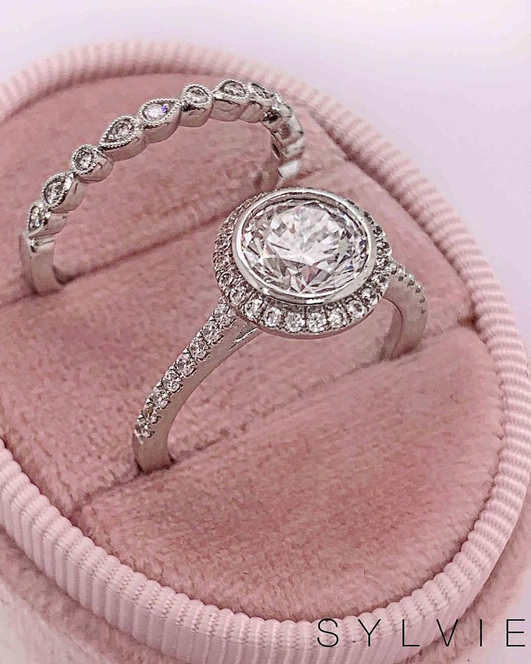 Vintage Wedding Rings: 33 Ideas We're Obsessed With