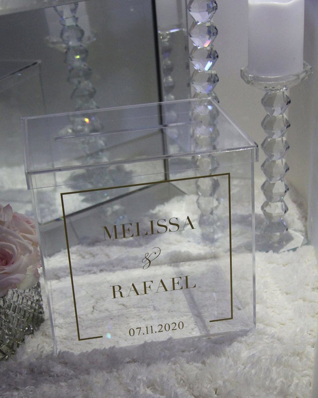 Personalized Wedding Gifts: 33 Trendy Gift Ideas That We Admire In 2021