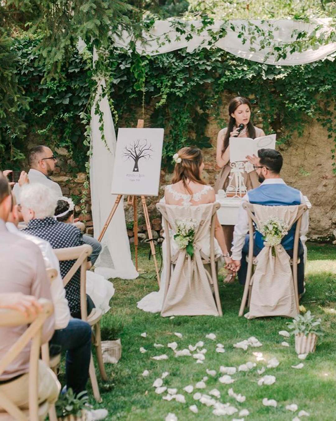 planning-a-small-wedding-helpful-tips-and-venue-ideas