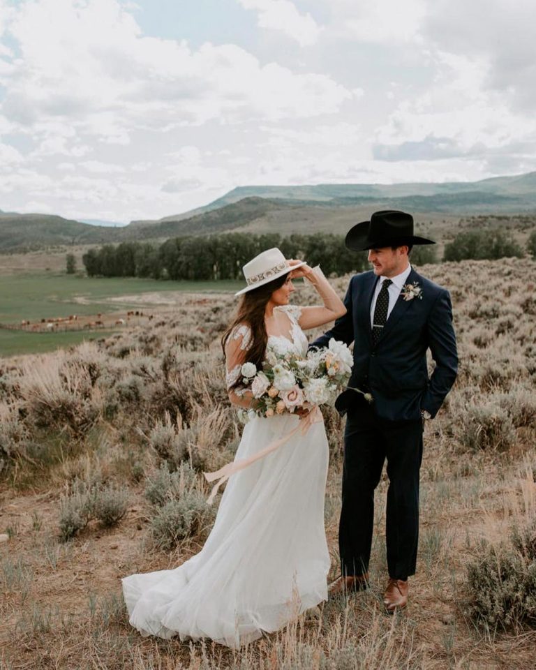 Most Popular Country Love Songs For Your Wedding Playlist