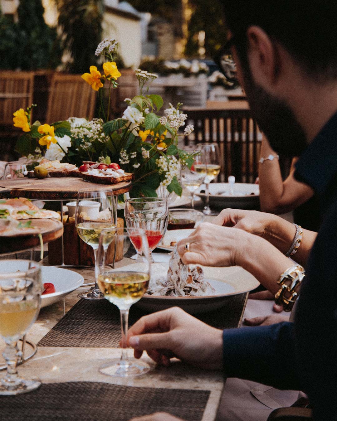 Rehearsal Dinner Ideas That WOW In 2021 [+ Tips On Planning]