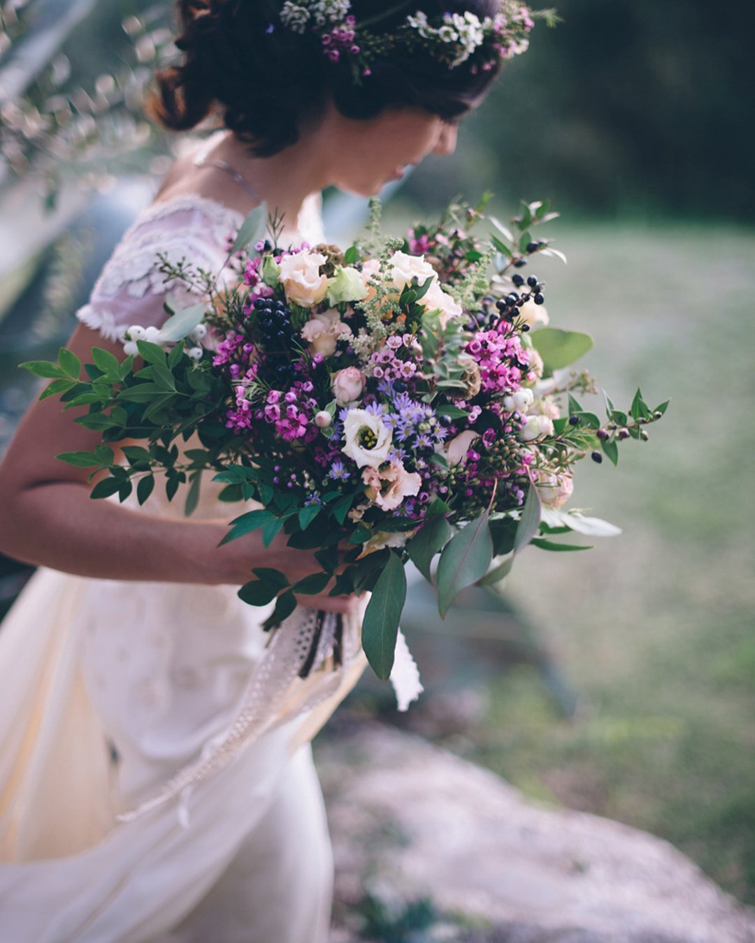 42 Prettiest Small Wedding Bouquets to Have and to Hold