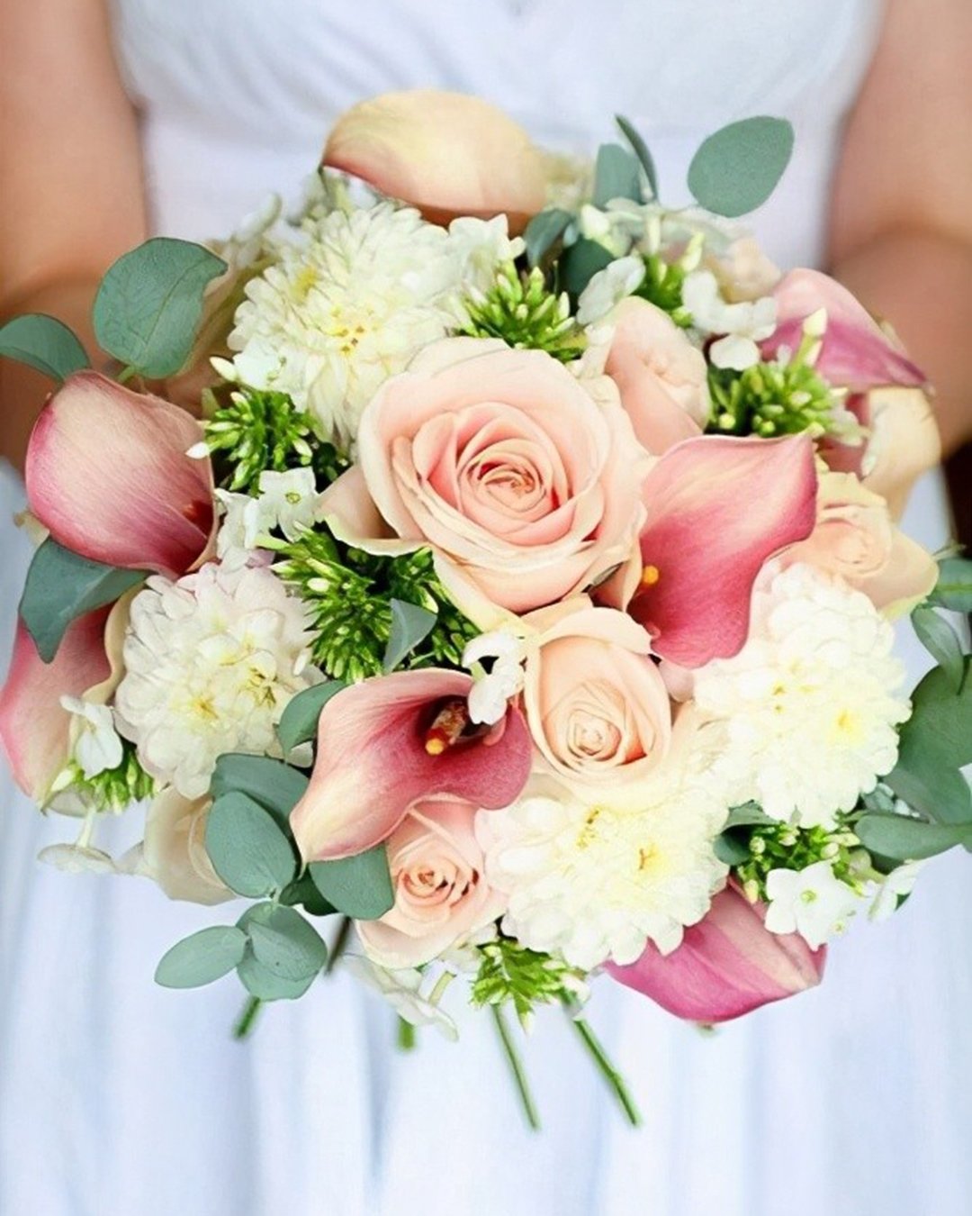 42 Prettiest Small Wedding Bouquets to Have and to Hold