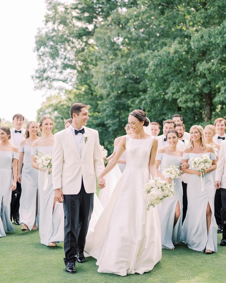 Creative family wedding photos