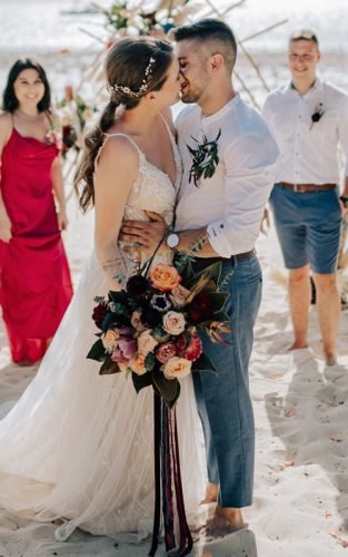 21 Simple American Wedding Traditions You Should Know In 2021