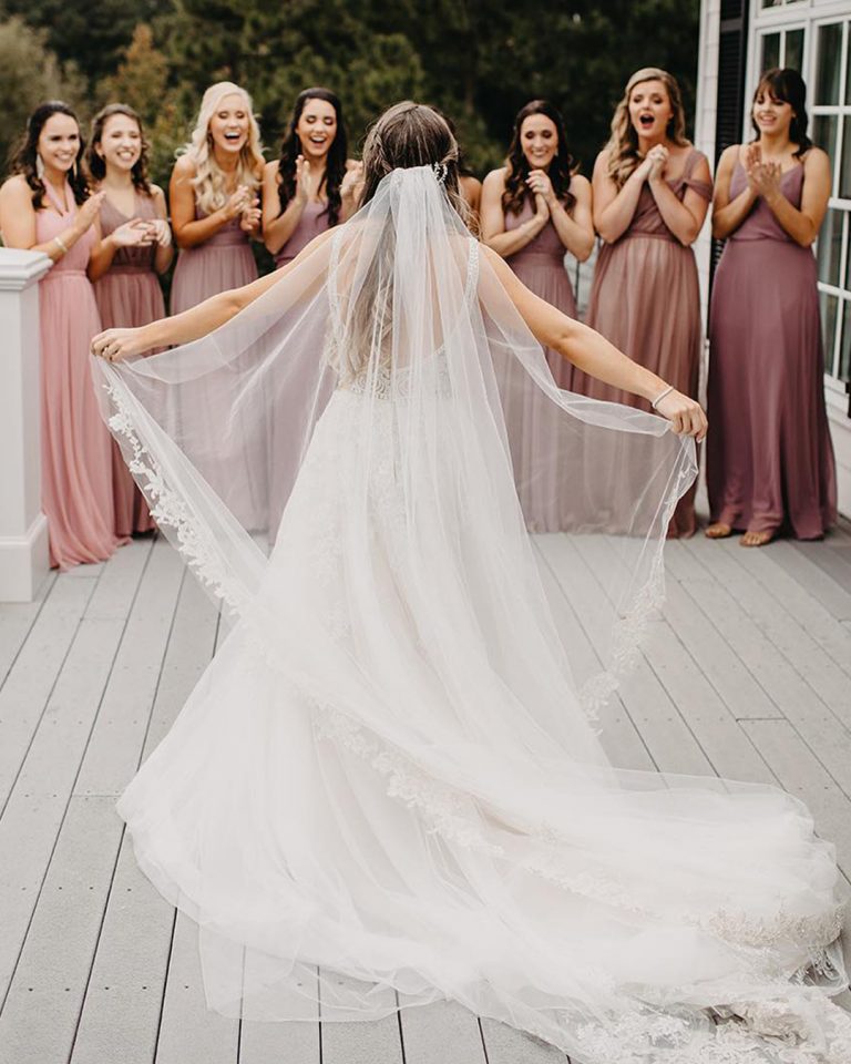 Top 45 Heart-Warming First Look Wedding Photo Ideas | Wedding Forwar