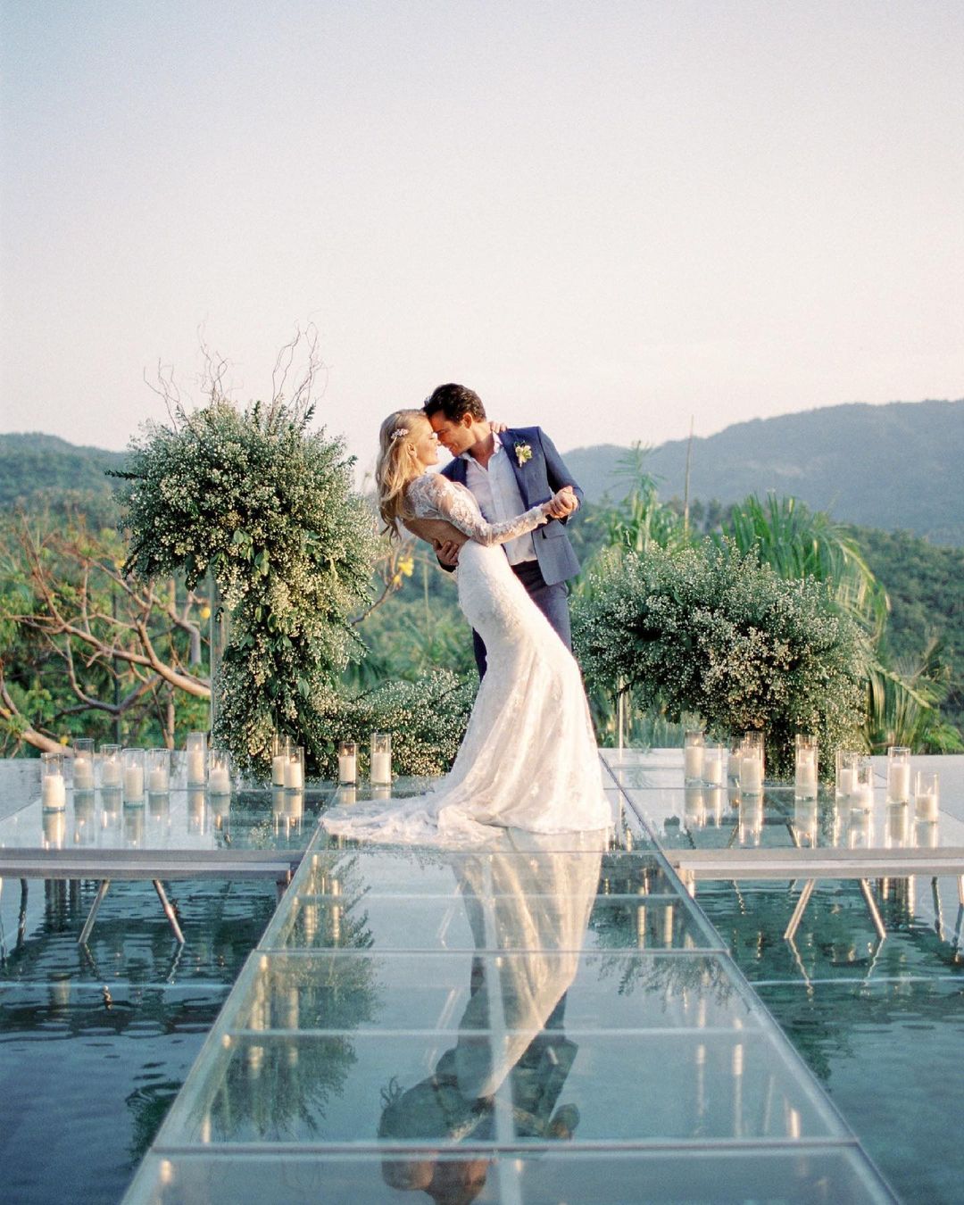 How To Dance At A Wedding: Tips To Erase All Your Worries