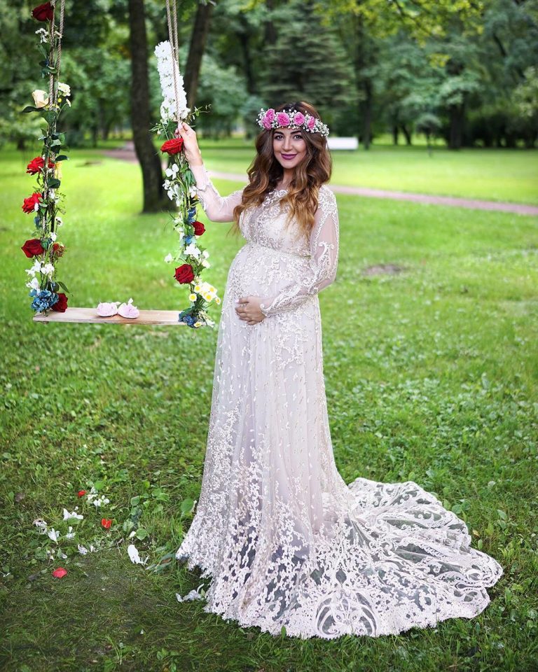Maternity Wedding Dresses: 18 Looks For Mom's + Faqs