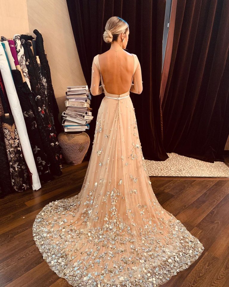 Fall Wedding Dresses: 18 Bridal Ideas + FAQs