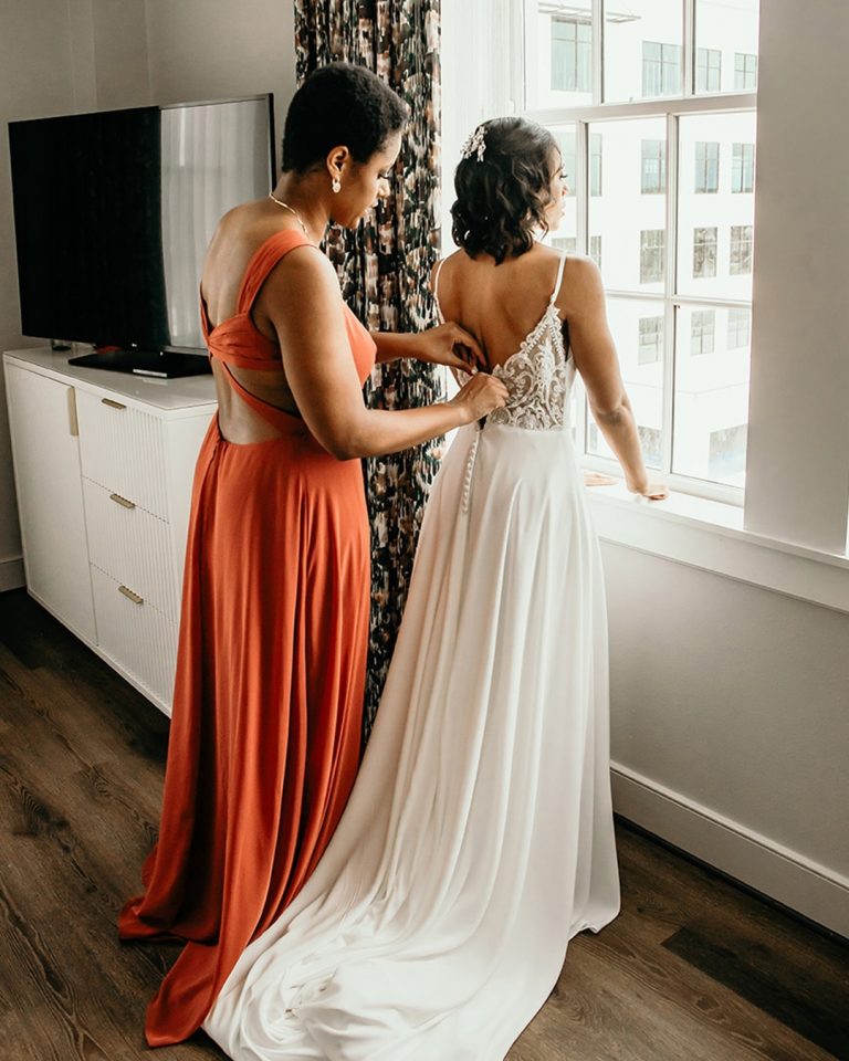 Rust Dresses For Wedding 2023 : 12 Top Outfits + FAQs