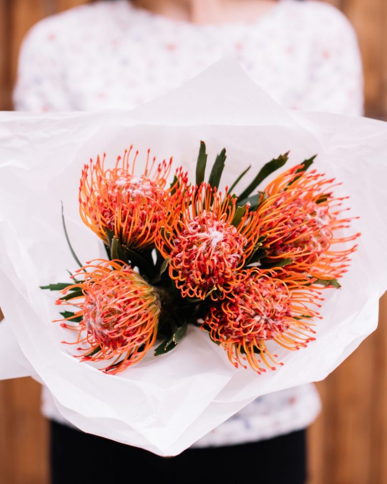 Rust Wedding Flowers: 18 Bouquets What Will Inspire You