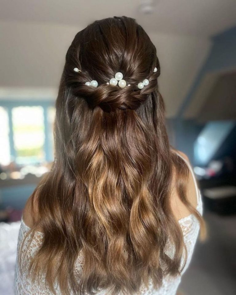 Bridal Barrette Ideas And Tips For Wedding [2022/23 Guide]