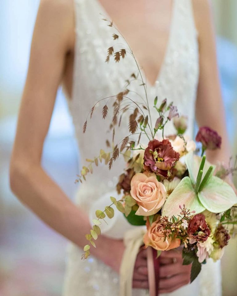 Small Wedding Bouquets: 24 Stunning Ideas + FAQs