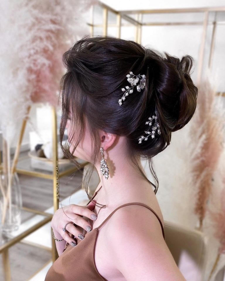 Pin Up Wedding Hairstyles: Slylish Looks 2022/23 [Guide & FAQs]