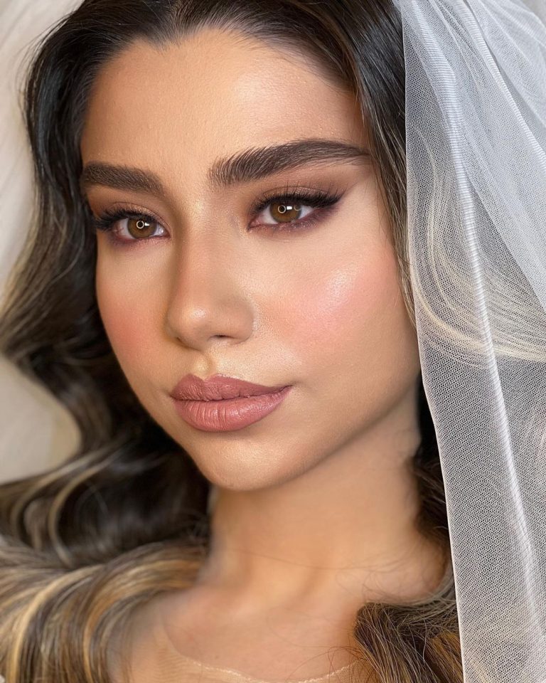 Romantic Wedding Makeup You Should See [2022 Guide + FAQs]