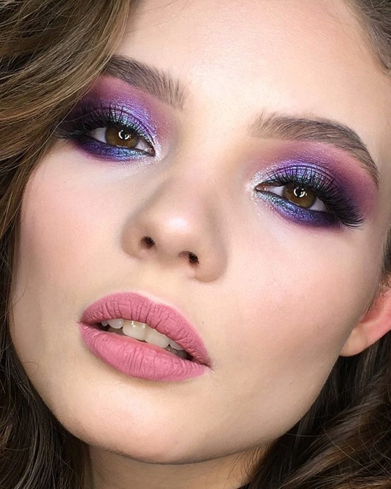 Engagement Photo Makeup Ideas [2022/23 Guide + FAQs]