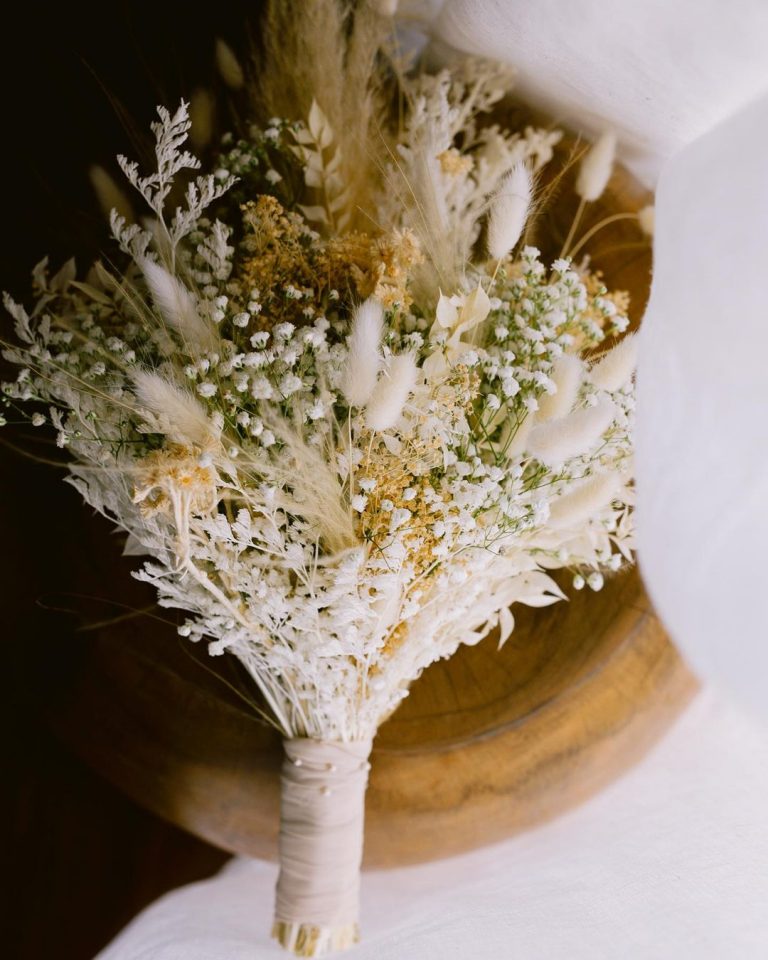 Flower Girl Bouquet Ideas For An Angelic Wedding + FAQs