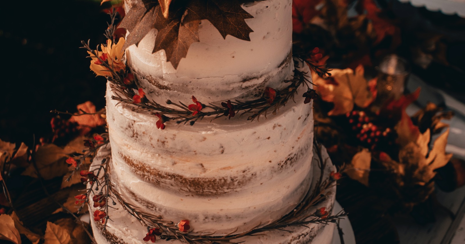 Rust Wedding Cakes: Top Tasty Ideas + Tips